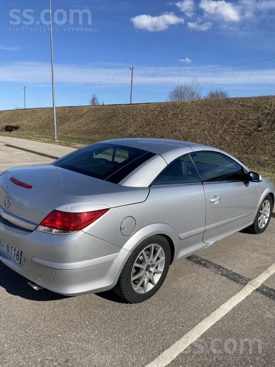 Pelēks Opel Astra 2007 Daugavpils, ar dzinēja tilpumu 1.90 L un nobraukumu 271 tūkst. km par 2300 €, foto 3 vietnē AUTOMOTO.COM.LV