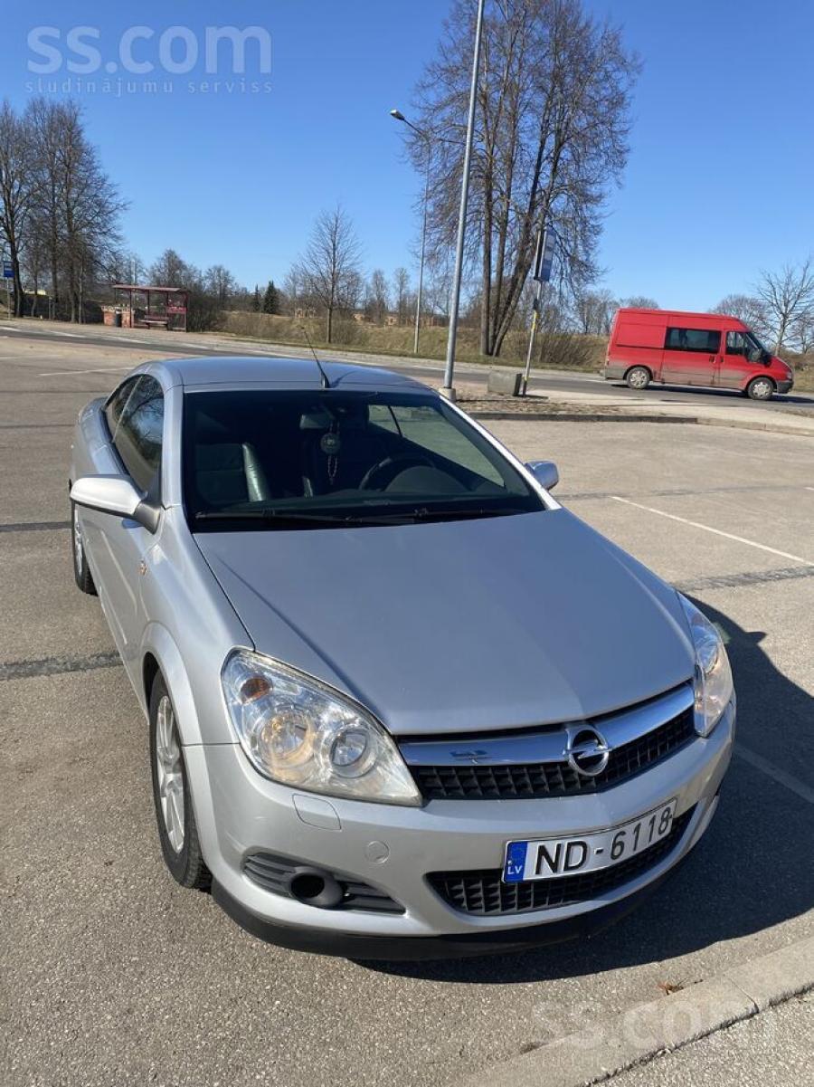 Pelēks Opel Astra 2007 Daugavpils, ar dzinēja tilpumu 1.90 L un nobraukumu 271 tūkst. km par 2300 €, foto 4 vietnē AUTOMOTO.COM.LV