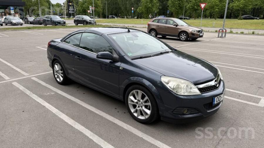 Grey Opel Astra 2007 in Riga, with an engine capacity of 1.60 L and mileage of 217 thousand km for 3000 €, photo 5 on AUTOMOTO.COM.LV