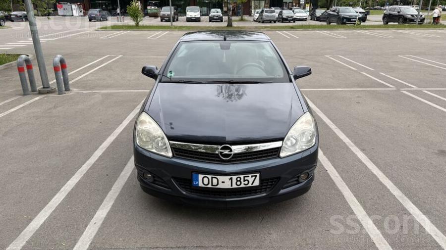 Grey Opel Astra 2007 in Riga, with an engine capacity of 1.60 L and mileage of 217 thousand km for 3000 €, photo 6 on AUTOMOTO.COM.LV