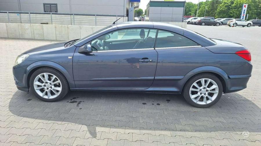 Pelēks Opel Astra 2007 Kauņa, ar dzinēja tilpumu 1.91 L un nobraukumu 210 tūkst. km par 2200 €, foto 4 vietnē AUTOMOTO.COM.LV