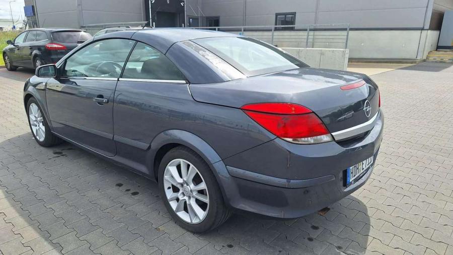 Pelēks Opel Astra 2007 Kauņa, ar dzinēja tilpumu 1.91 L un nobraukumu 210 tūkst. km par 2200 €, foto 5 vietnē AUTOMOTO.COM.LV