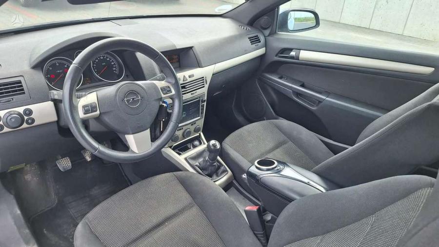 Pelēks Opel Astra 2007 Kauņa, ar dzinēja tilpumu 1.91 L un nobraukumu 210 tūkst. km par 2200 €, foto 17 vietnē AUTOMOTO.COM.LV