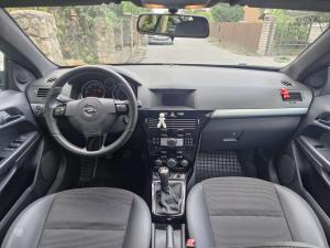 Pelēks Opel Astra 2007 Viļņa, ar dzinēja tilpumu 1.91 L un nobraukumu 236 tūkst. km par 3150 €, foto 12 vietnē AUTOMOTO.COM.LV