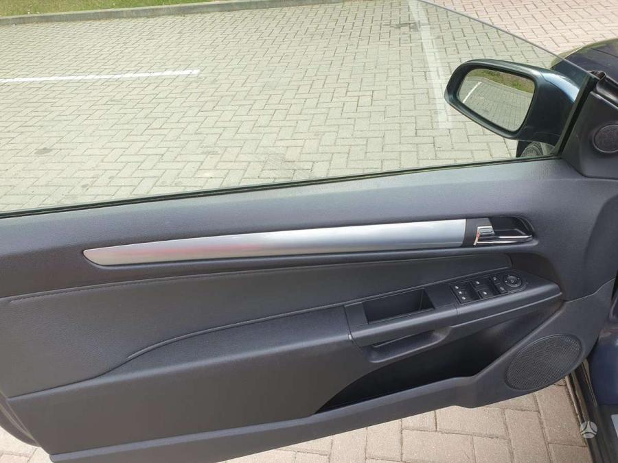 Pelēks Opel Astra 2007 Kazlų Rūda, ar dzinēja tilpumu 1.90 L un nobraukumu 237 tūkst. km par 1950 €, foto 13 vietnē AUTOMOTO.COM.LV