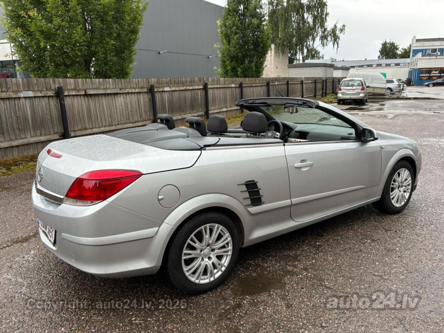 Grey Opel Astra 2007 in Tartu, with an engine capacity of 1.60 L and mileage of 150 thousand km for 3490 €, photo 6 on AUTOMOTO.COM.LV