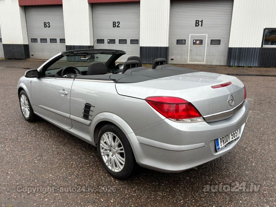 Grey Opel Astra 2007 in Tartu, with an engine capacity of 1.60 L and mileage of 150 thousand km for 3490 €, photo 7 on AUTOMOTO.COM.LV