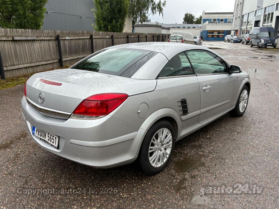 Grey Opel Astra 2007 in Tartu, with an engine capacity of 1.60 L and mileage of 150 thousand km for 3490 €, photo 12 on AUTOMOTO.COM.LV