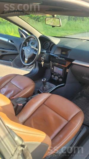 Pelēks Opel Astra 2007 Liepāja, ar dzinēja tilpumu 2.00 L un nobraukumu 179 tūkst. km par 2700 €, foto 5 vietnē AUTOMOTO.COM.LV
