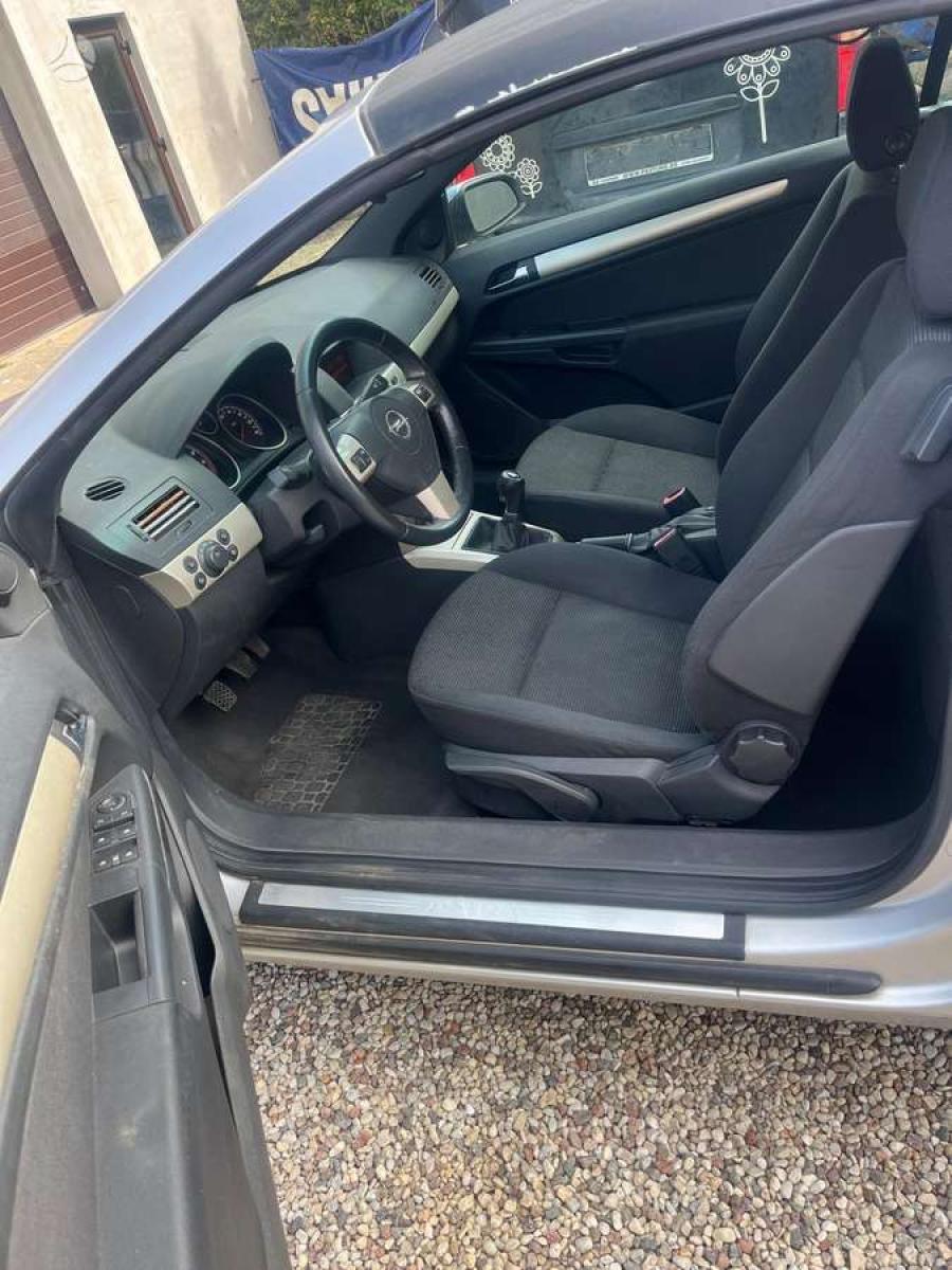 Pelēks Opel Astra 2007 Ukmergė, ar dzinēja tilpumu 1.60 L un nobraukumu 180 tūkst. km par 1750 €, foto 4 vietnē AUTOMOTO.COM.LV