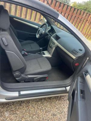 Pelēks Opel Astra 2007 Ukmergė, ar dzinēja tilpumu 1.60 L un nobraukumu 180 tūkst. km par 1750 €, foto 5 vietnē AUTOMOTO.COM.LV