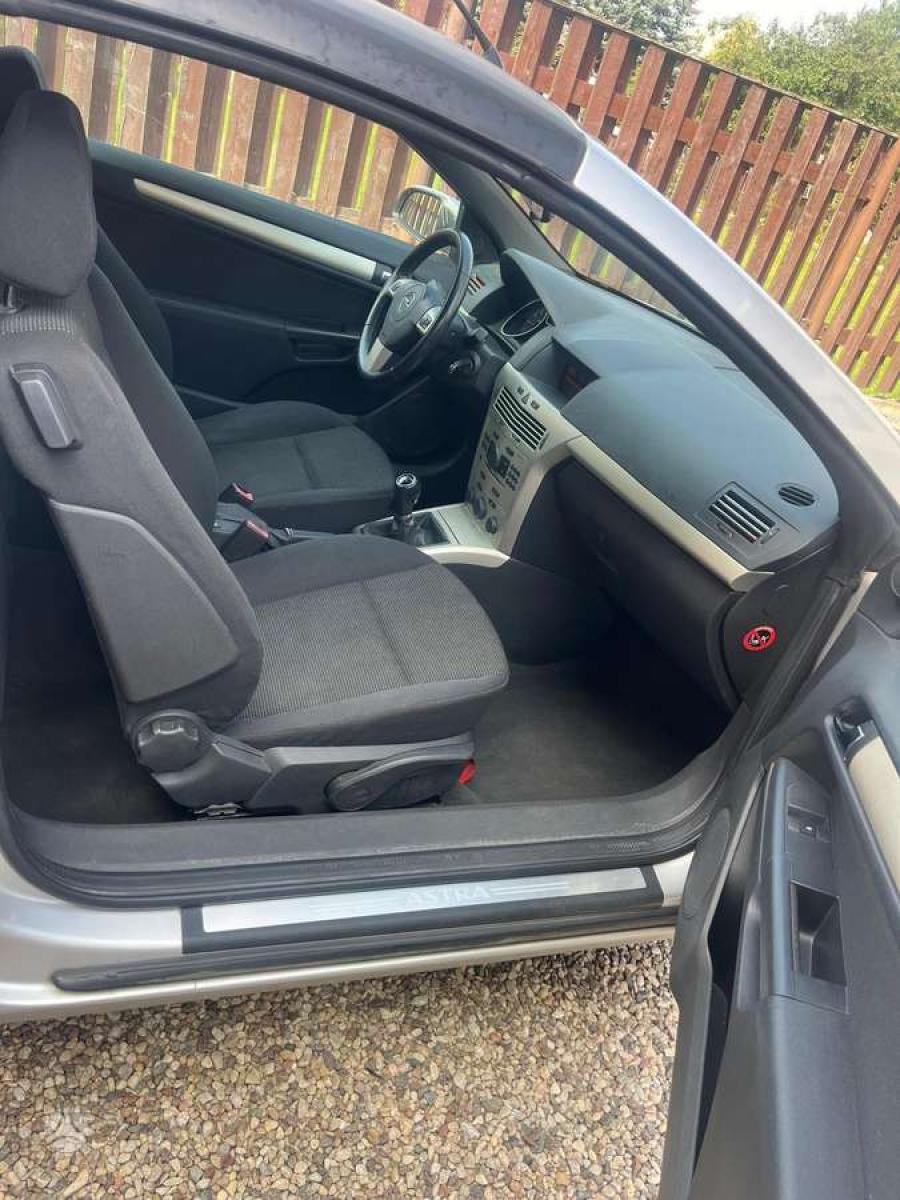 Pelēks Opel Astra 2007 Ukmergė, ar dzinēja tilpumu 1.60 L un nobraukumu 180 tūkst. km par 1750 €, foto 5 vietnē AUTOMOTO.COM.LV