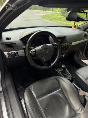Pelēks Opel Astra 2008 Alīta, ar dzinēja tilpumu 1.90 L un nobraukumu 370 tūkst. km par 3000 €, foto 3 vietnē AUTOMOTO.COM.LV