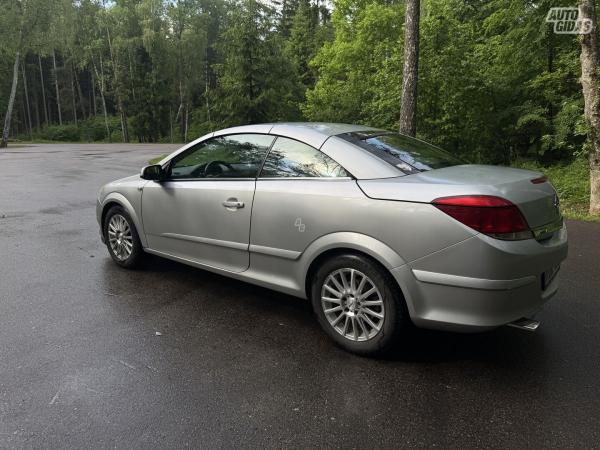 Pelēks Opel Astra 2008 Alīta, ar dzinēja tilpumu 1.90 L un nobraukumu 370 tūkst. km par 2700 €, foto 5 vietnē AUTOMOTO.COM.LV