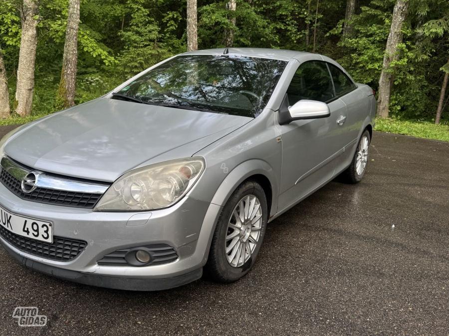 Grey Opel Astra 2008 in Alytus, with an engine capacity of 1.90 L and mileage of 370 thousand km for 2700 €, photo 7 on AUTOMOTO.COM.LV