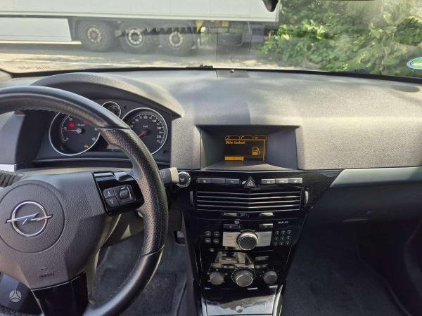 Pelēks Opel Astra 2008 Kauņa, ar dzinēja tilpumu 1.90 L un nobraukumu 293 tūkst. km par 2800 €, foto 10 vietnē AUTOMOTO.COM.LV