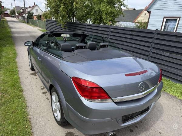 Pelēks Opel Astra 2008 Marijampole, ar dzinēja tilpumu 1.80 L un nobraukumu 240 tūkst. km par 3150 €, foto 2 vietnē AUTOMOTO.COM.LV