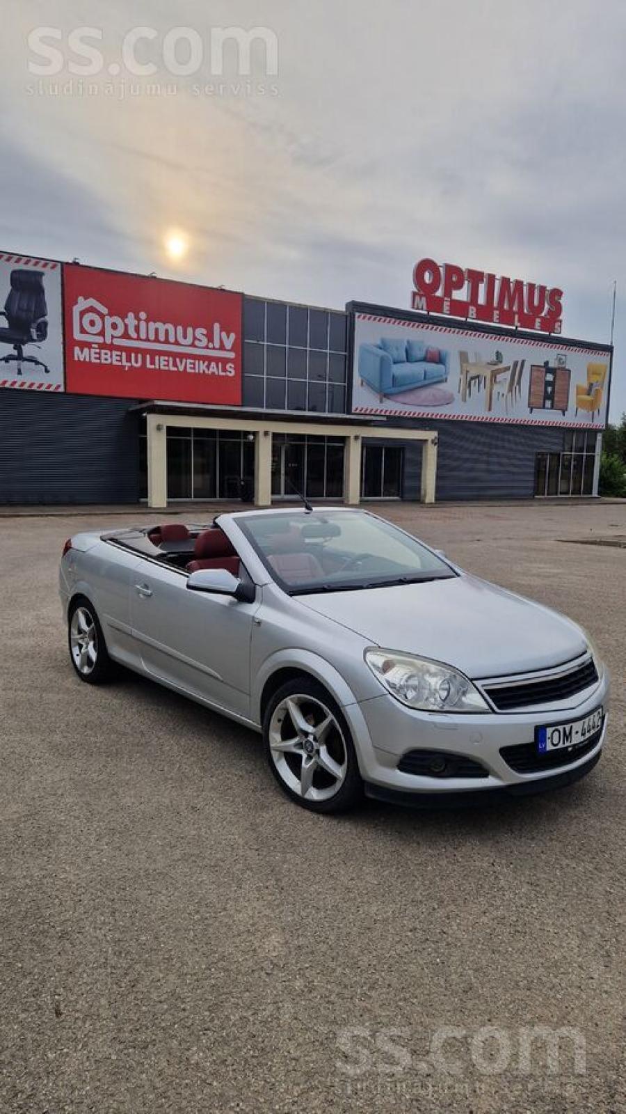 Grey Opel Astra 2008 in Jekabpils, with an engine capacity of 1.80 L and mileage of 217 thousand km for 2500 €, photo 1 on AUTOMOTO.COM.LV