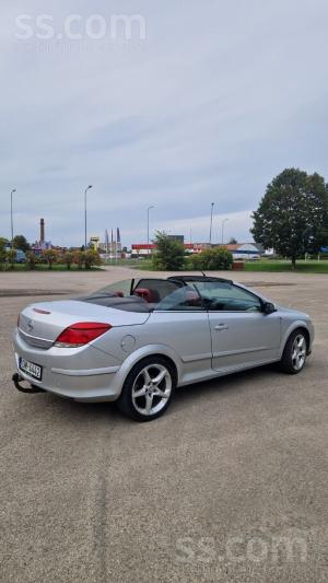Grey Opel Astra 2008 in Jekabpils, with an engine capacity of 1.80 L and mileage of 217 thousand km for 2500 €, photo 5 on AUTOMOTO.COM.LV
