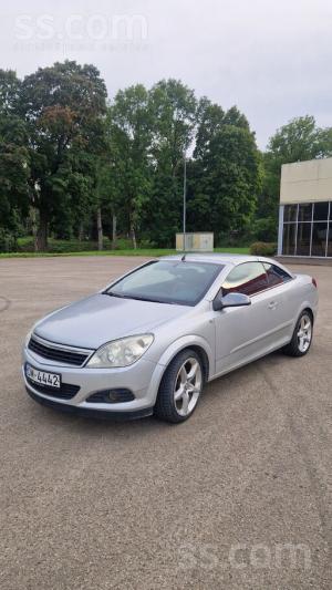 Grey Opel Astra 2008 in Jekabpils, with an engine capacity of 1.80 L and mileage of 217 thousand km for 2500 €, photo 7 on AUTOMOTO.COM.LV