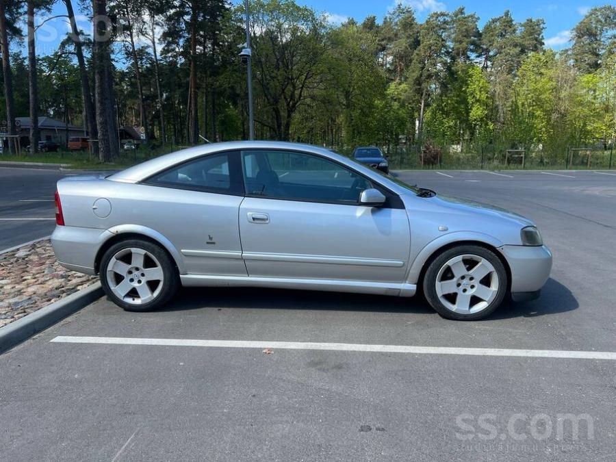 Grey Opel Astra 2000 in Daugavpils, with an engine capacity of 2.20 L and mileage of 283 thousand km for 3200 €, photo 3 on AUTOMOTO.COM.LV