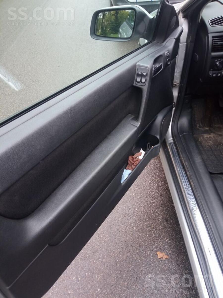 Pelēks Opel Astra 2001 Aizkraukle, ar dzinēja tilpumu 1.80 L un nobraukumu 173 tūkst. km par 2000 €, foto 11 vietnē AUTOMOTO.COM.LV