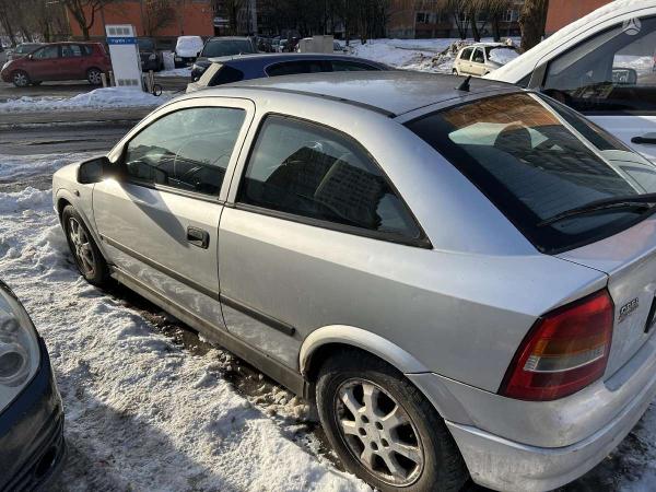 Pelēks Opel Astra 2002 Viļņa, ar dzinēja tilpumu 0.00 L un nobraukumu 255 tūkst. km par 700 €, foto 3 vietnē AUTOMOTO.COM.LV