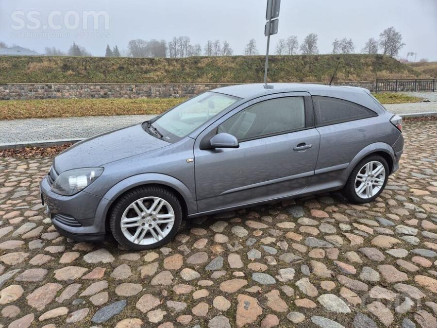 Grey Opel Astra 2005 in Daugavpils, with an engine capacity of 1.90 L and mileage of 256 thousand km for 1800 €, photo 1 on AUTOMOTO.COM.LV