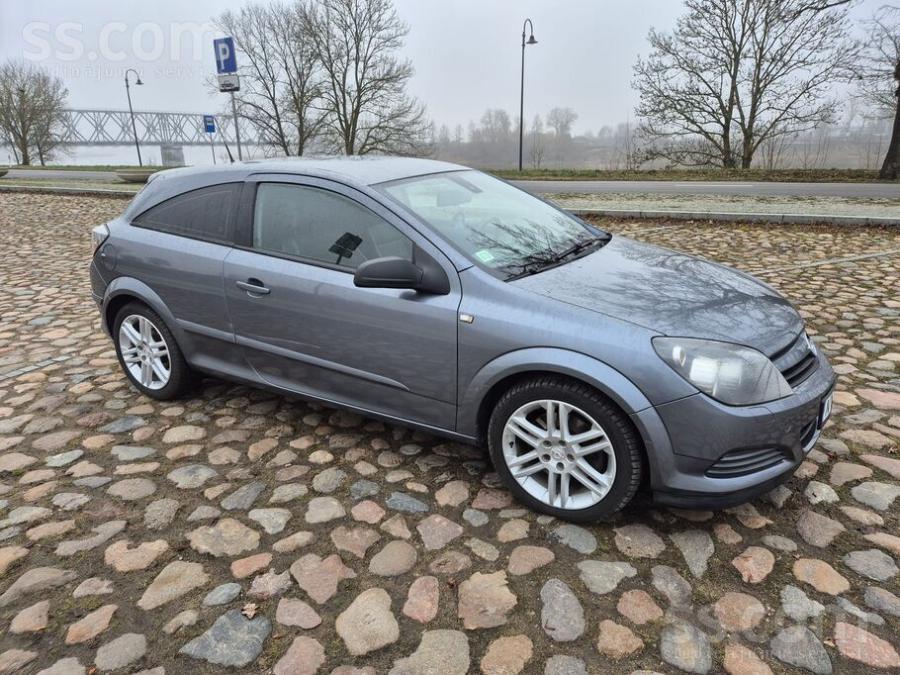 Grey Opel Astra 2005 in Daugavpils, with an engine capacity of 1.90 L and mileage of 256 thousand km for 1800 €, photo 2 on AUTOMOTO.COM.LV