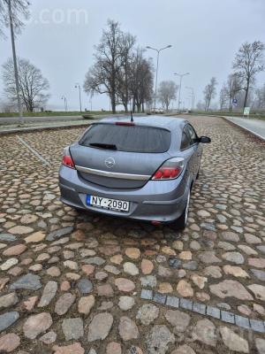 Grey Opel Astra 2005 in Daugavpils, with an engine capacity of 1.90 L and mileage of 256 thousand km for 1800 €, photo 3 on AUTOMOTO.COM.LV