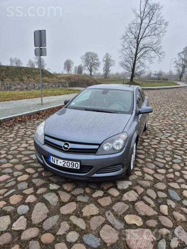 Grey Opel Astra 2005 in Daugavpils, with an engine capacity of 1.90 L and mileage of 256 thousand km for 1800 €, photo 4 on AUTOMOTO.COM.LV