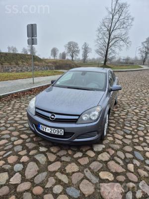 Grey Opel Astra 2005 in Daugavpils, with an engine capacity of 1.90 L and mileage of 256 thousand km for 1800 €, photo 4 on AUTOMOTO.COM.LV