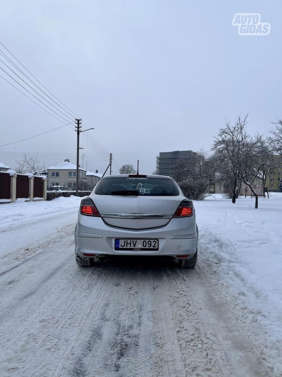 Серый Опель Астра 2005 в Укмерге, объемом двигателя 1.90 л и пробегом 330 тыс. км за 1700 €, фото 3 на AUTOMOTO.COM.LV