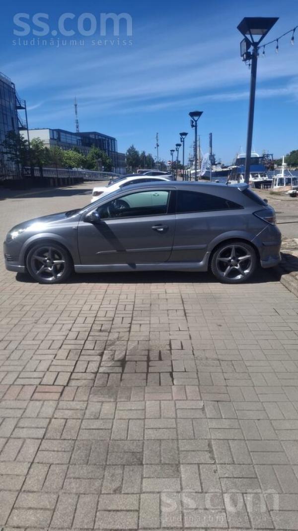 Grey Opel Astra 2005 in Liepaja, with an engine capacity of 1.90 L and mileage of 320 thousand km for 1700 €, photo 4 on AUTOMOTO.COM.LV