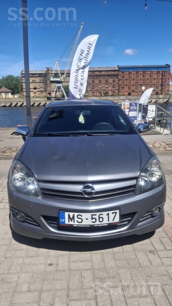 Grey Opel Astra 2005 in Liepaja, with an engine capacity of 1.90 L and mileage of 320 thousand km for 1700 €, photo 8 on AUTOMOTO.COM.LV