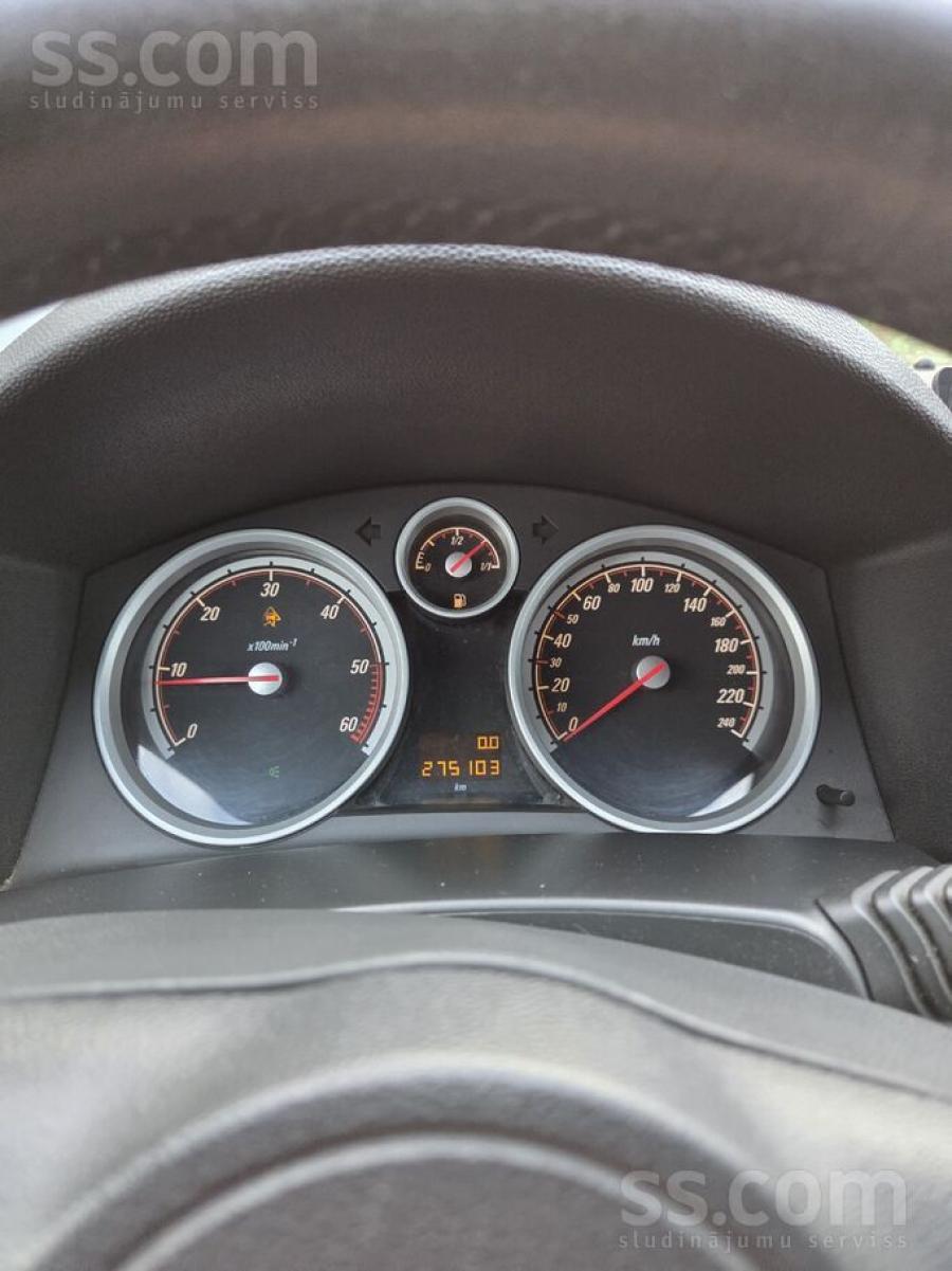 Pelēks Opel Astra 2005 Ogre, ar dzinēja tilpumu 1.70 L un nobraukumu 0 tūkst. km par 1400 €, foto 5 vietnē AUTOMOTO.COM.LV