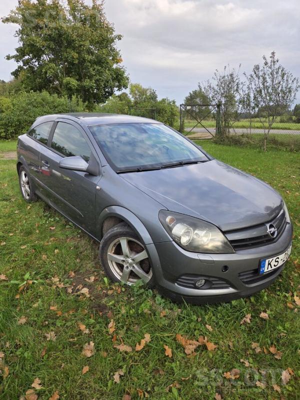 Opel Astra 2005 Ogre vietnē Pelēks Opel Astra 2005 Ogre, ar dzinēja tilpumu 1.70 L un nobraukumu 0 tūkst. km par 1400 €, foto 9 vietnē AUTOMOTO.COM.LV
