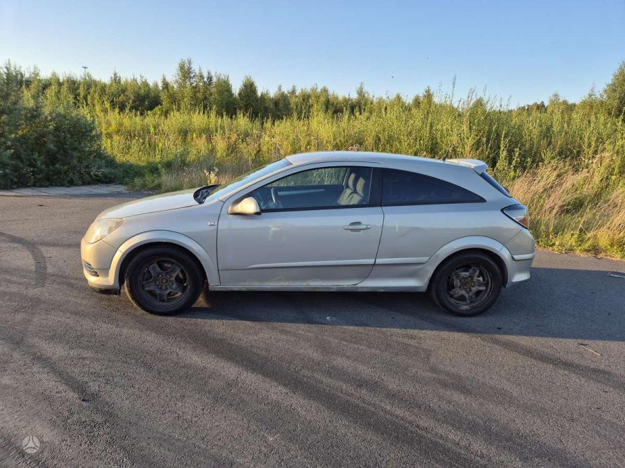 Pelēks Opel Astra 2005 Viļņa, ar dzinēja tilpumu 1.91 L un nobraukumu 339 tūkst. km par 900 €, foto 3 vietnē AUTOMOTO.COM.LV