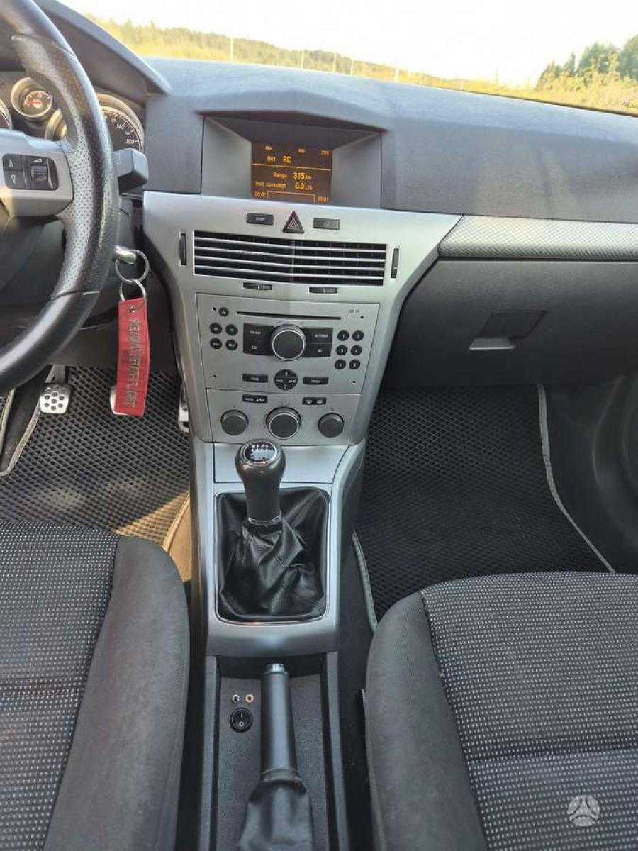 Pelēks Opel Astra 2005 Viļņa, ar dzinēja tilpumu 1.91 L un nobraukumu 339 tūkst. km par 900 €, foto 7 vietnē AUTOMOTO.COM.LV