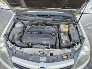 Pelēks Opel Astra 2005 Viļņa, ar dzinēja tilpumu 1.91 L un nobraukumu 339 tūkst. km par 900 €, foto 13 vietnē AUTOMOTO.COM.LV