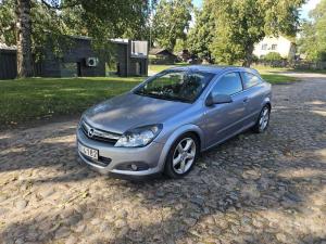Pelēks Opel Astra 2005 Cēsis, ar dzinēja tilpumu 1.90 L un nobraukumu 305 tūkst. km par 1450 €, foto  vietnē AUTOMOTO.COM.LV