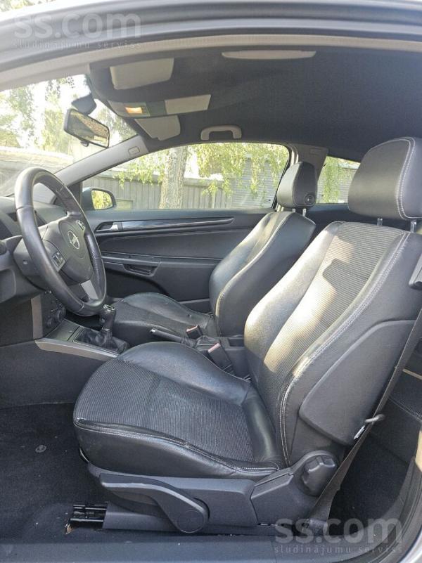 Pelēks Opel Astra 2005 Cēsis, ar dzinēja tilpumu 1.90 L un nobraukumu 305 tūkst. km par 1450 €, foto 8 vietnē AUTOMOTO.COM.LV