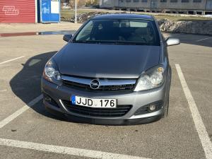 Grey Opel Astra 2006 in Utena, with an engine capacity of 1.30 L and mileage of 253 thousand km for 1400 €, photo 6 on AUTOMOTO.COM.LV