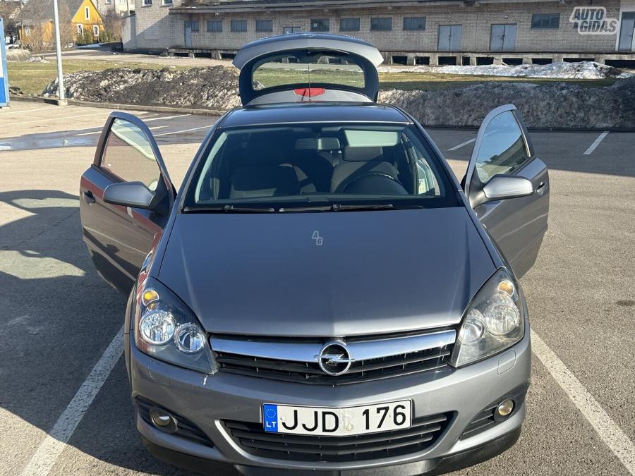 Grey Opel Astra 2006 in Utena, with an engine capacity of 1.30 L and mileage of 253 thousand km for 1400 €, photo 13 on AUTOMOTO.COM.LV