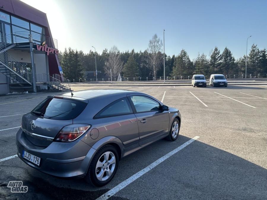 Grey Opel Astra 2006 in Utena, with an engine capacity of 1.30 L and mileage of 253 thousand km for 1400 €, photo 14 on AUTOMOTO.COM.LV