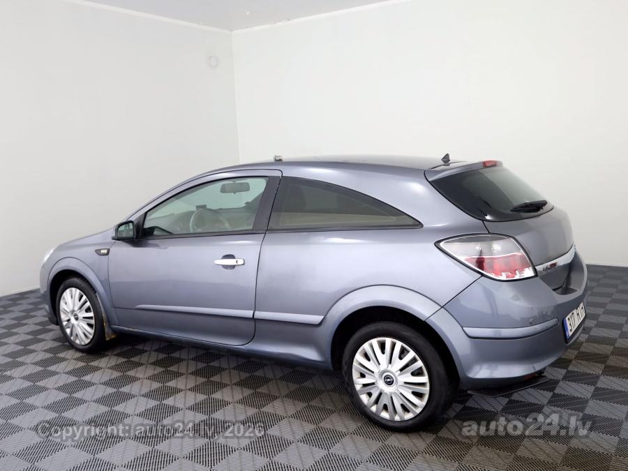 Pelēks Opel Astra 2006 Tallina, ar dzinēja tilpumu 1.90 L un nobraukumu 289 tūkst. km par 799 €, foto 5 vietnē AUTOMOTO.COM.LV