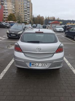 Grey Opel Astra 2006 in Kaunas, with an engine capacity of 1.80 L and mileage of 240 thousand km for 1345 €, photo 5 on AUTOMOTO.COM.LV