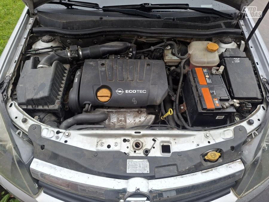Grey Opel Astra 2006 in Kaunas, with an engine capacity of 1.80 L and mileage of 240 thousand km for 1345 €, photo 6 on AUTOMOTO.COM.LV
