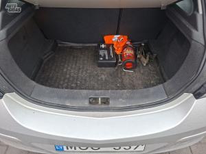 Grey Opel Astra 2006 in Kaunas, with an engine capacity of 1.80 L and mileage of 240 thousand km for 1345 €, photo 9 on AUTOMOTO.COM.LV