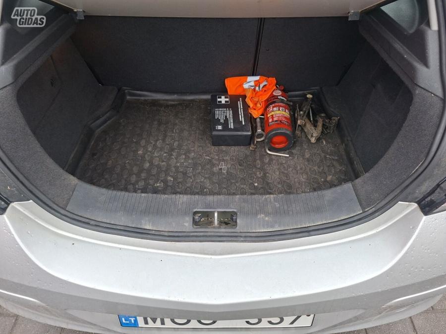 Grey Opel Astra 2006 in Kaunas, with an engine capacity of 1.80 L and mileage of 240 thousand km for 1345 €, photo 9 on AUTOMOTO.COM.LV